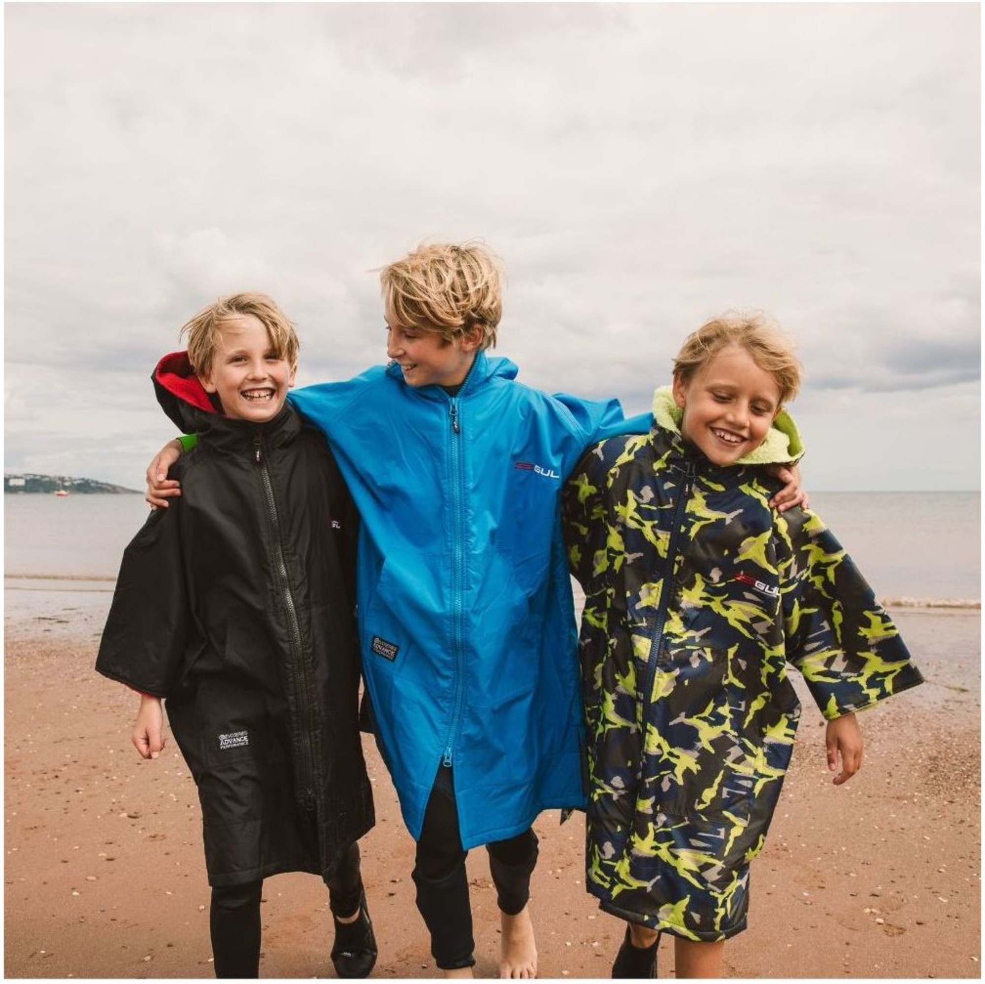 Gul Junior Evorobe Changing Robe AC0128/B6 - Black / Camo - Accessories ...