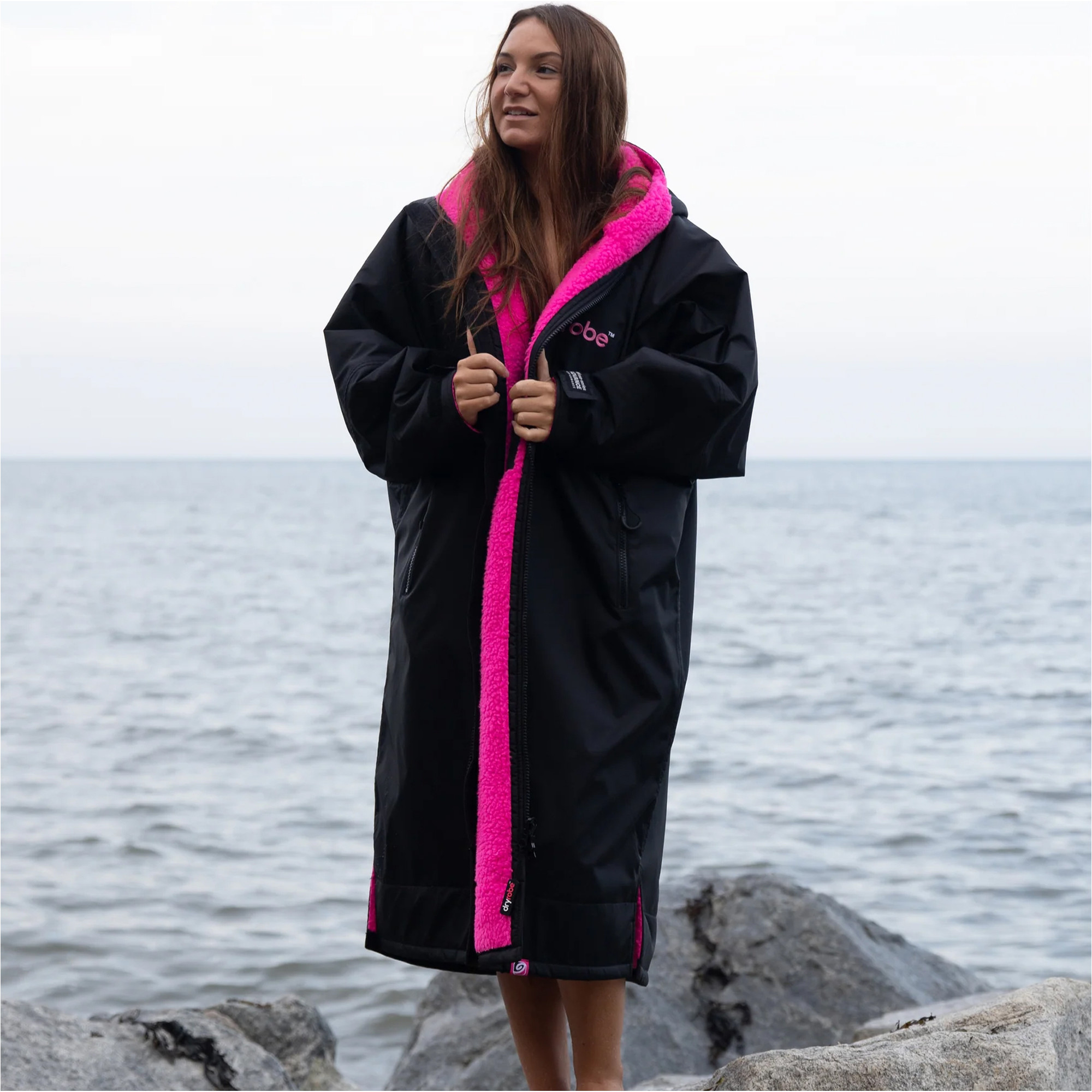 2025 Dryrobe Advance Long Sleeve Changing Robe V3 DALSV3 - Black / Pink ...