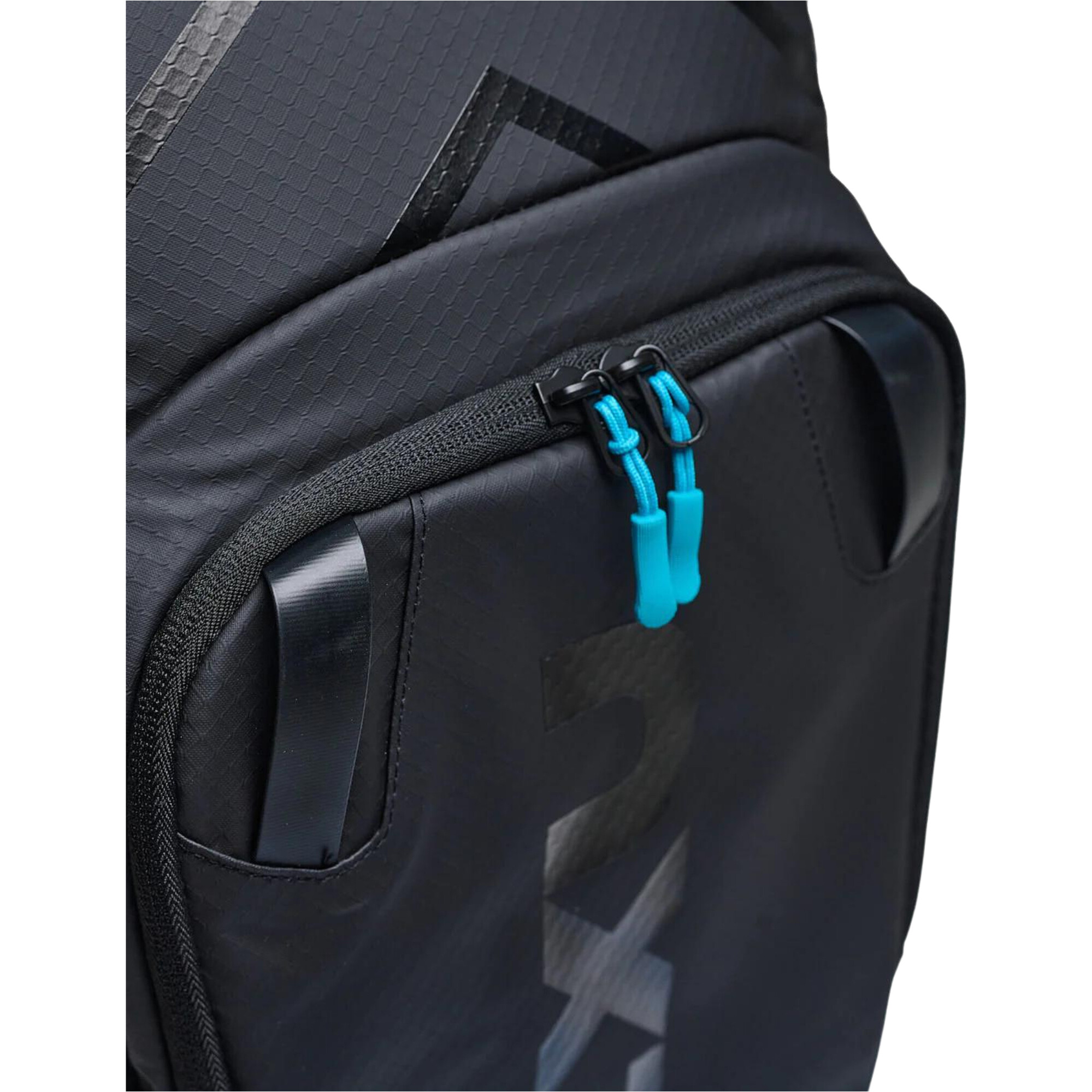 2024 2XU Commute Backpack UQ7031g - Black - Accessories - Luggage & Dry ...